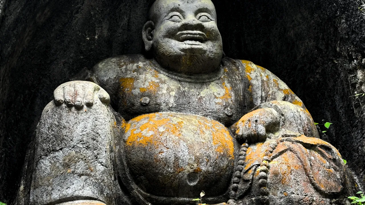 Fei Lai Feng Grottos Hangzhou | The Brain Chamber