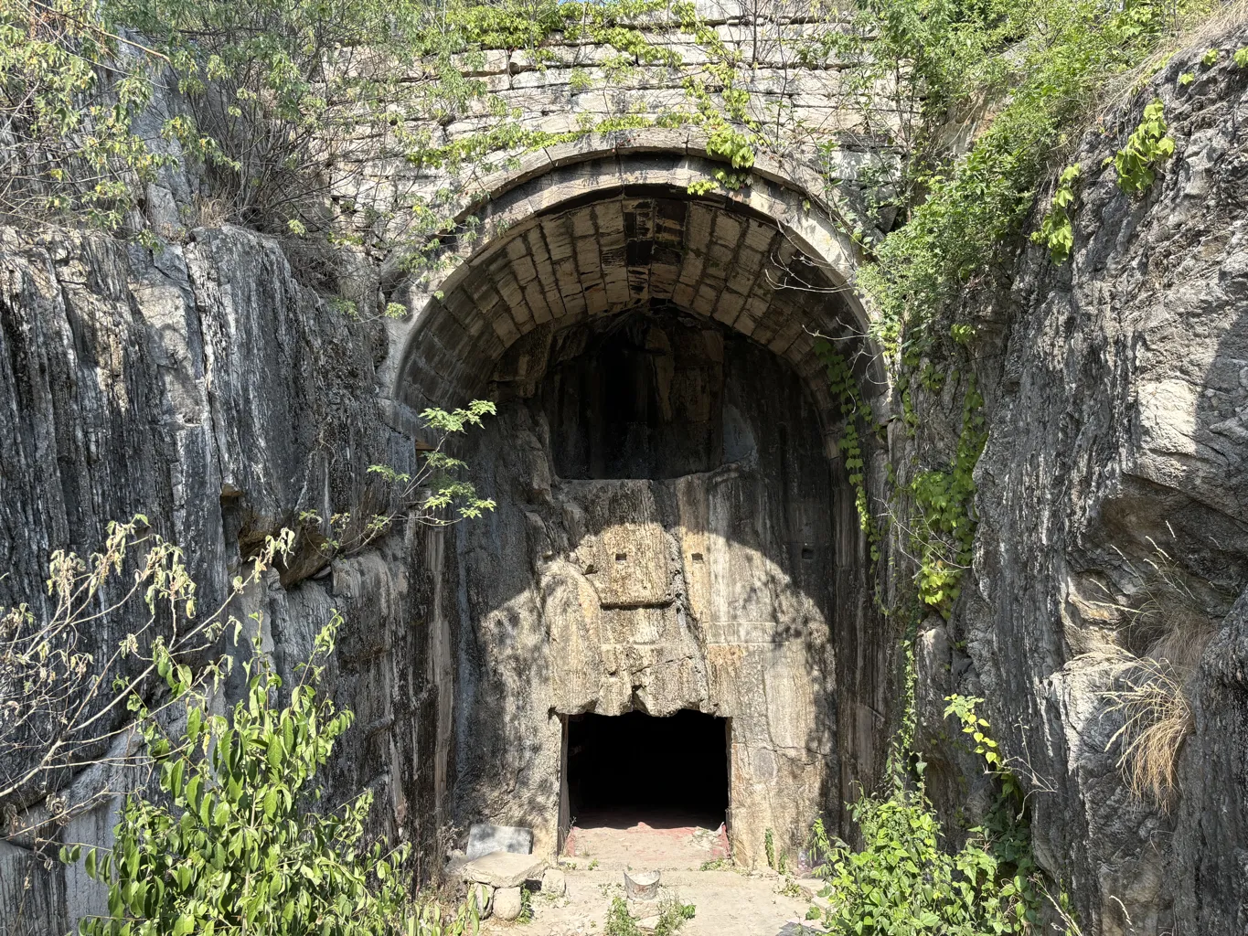 The Huan Tui Stone Chamber Tomb | The Brain Chamber