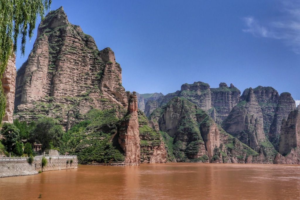 Bingling Temple Grottoes | The Brain Chamber